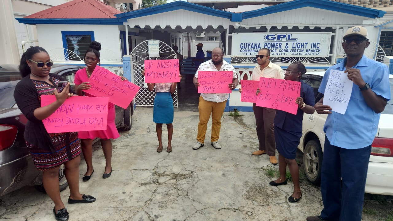 GPL workers protest over non-payment of wage increase - INews Guyana